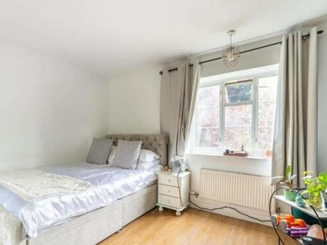 2 Bedroom Flat For Sale In Maida Vale, London