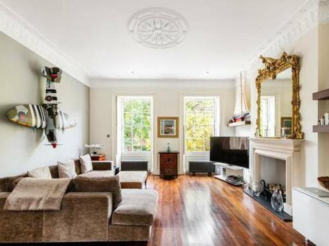 2 bedroom flat for sale in Maida Avenue London W2