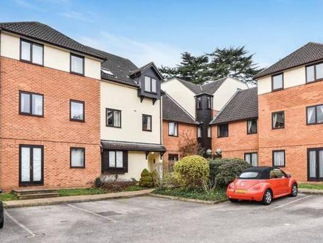 2 bedroom flat for sale in Maidenhead Berkshire SL6