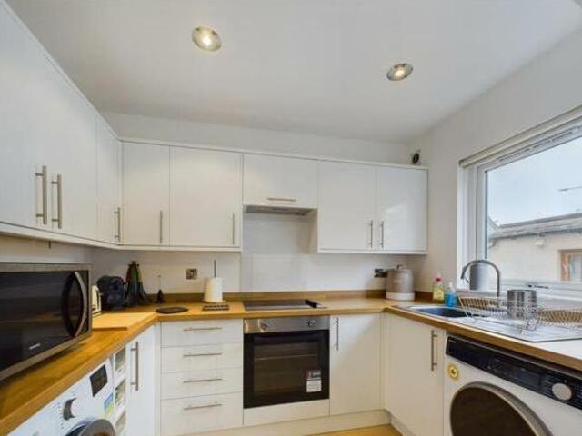 2 Bedroom Flat For Sale In Main Road Aberuthven