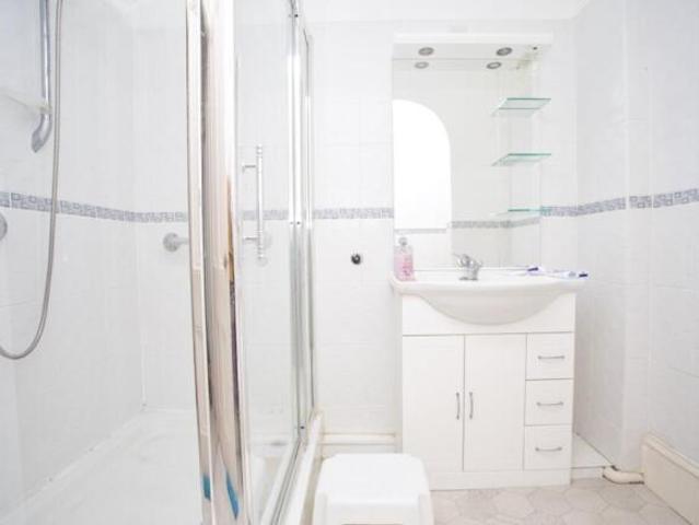 2 bedroom flat for sale in Maison Dieu Road, Dover, Kent, CT16