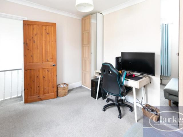 2 bedroom flat for sale in Maple Road, Winton, Bournemouth, BH9