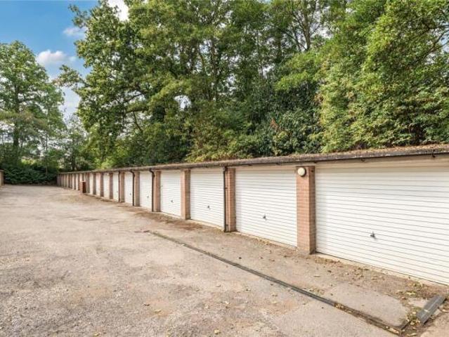 2 bedroom flat for sale in Mapledene, Kemnal Road, Chislehurst, BR7