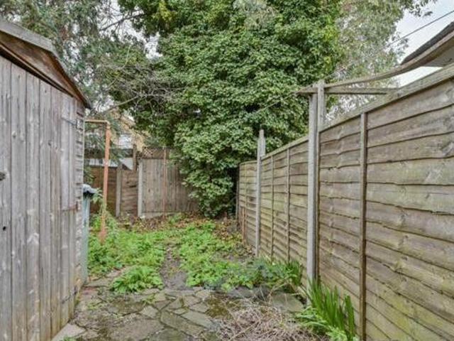 2 Bedroom Flat For Sale In Maryland, London