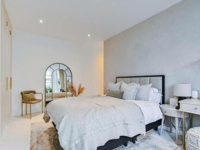 2 Bedroom Flat For Sale In Marylebone, London