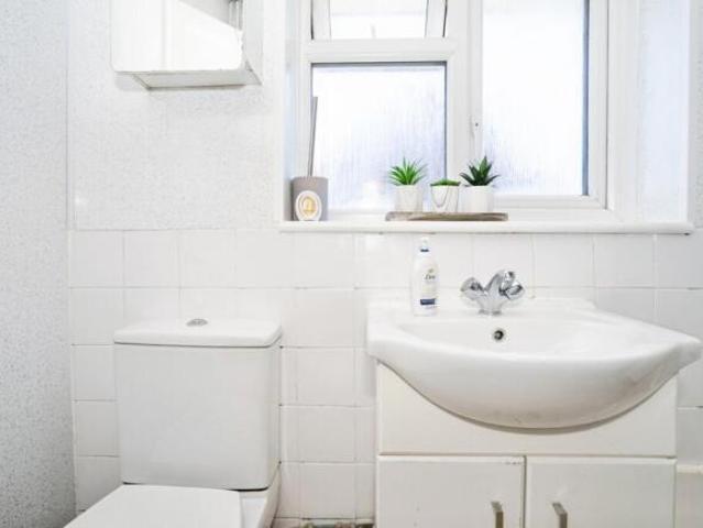 2 bedroom flat for sale in Mardale Road, Worthing, West Sussex, BN13