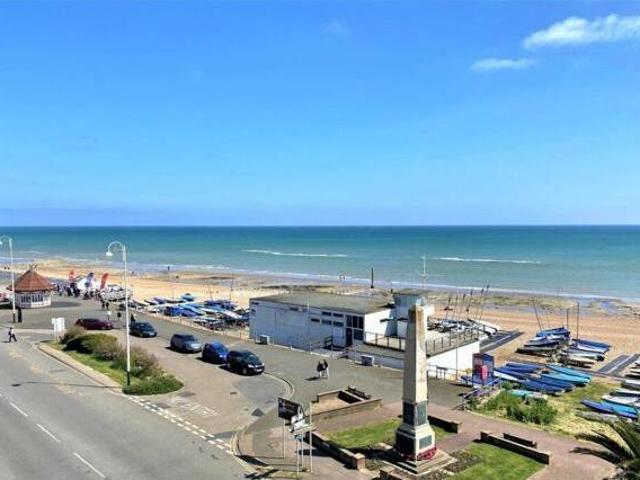 2 Bedroom Flat For Sale In Marina, Bexhill on sea