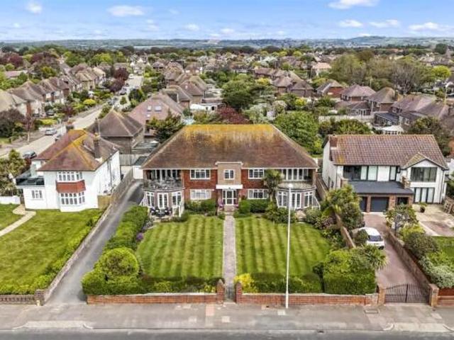 2 bedroom flat for sale in Marine Drive, Goring, Worthing, BN12