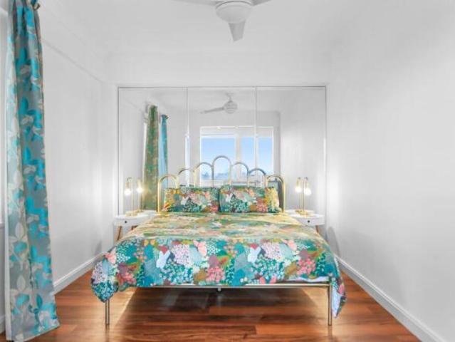 2 bedroom flat for sale in Marine Parade, Brighton, BN2