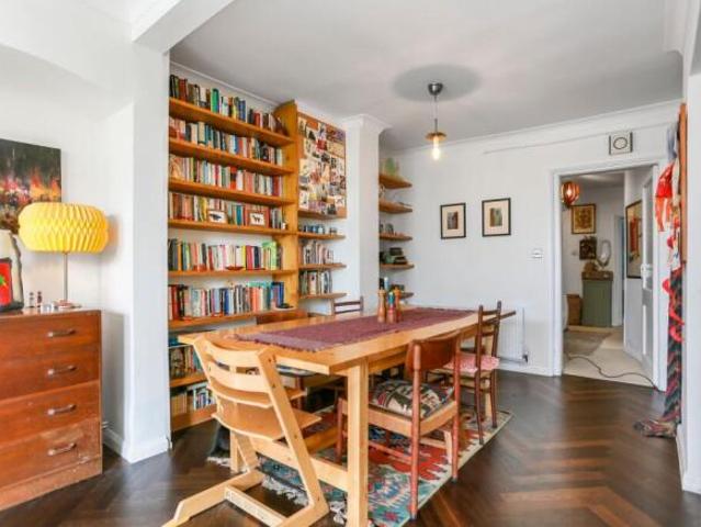 2 bedroom flat for sale in Marine Parade, Brighton, BN2
