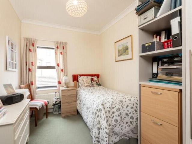 2 bedroom flat for sale in Marine Parade, Hythe, CT21