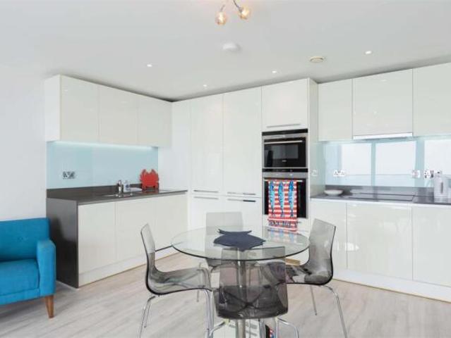 2 bedroom flat for sale in Marine Parade, Worthing, BN11