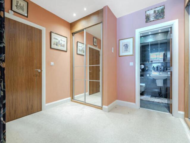2 bedroom flat for sale in Marine Parade, Worthing, West Sussex, BN11