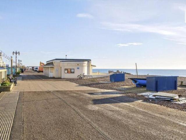 2 bedroom flat for sale in Marine Parade, Worthing, West Sussex, BN11