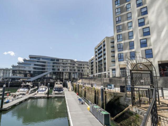 2 bedroom flat for sale in Maritime Walk, Ocean Village, Southampton, Hampshire, SO14