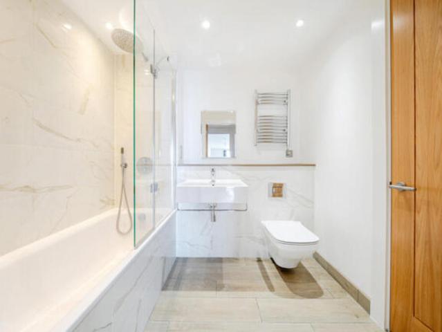 2 bedroom flat for sale in Maritime Walk, Ocean Village, Southampton, Hampshire, SO14