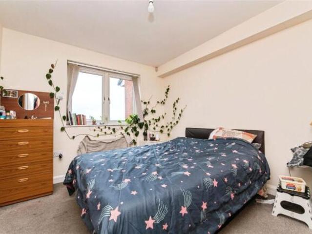 2 bedroom flat for sale in Market Street, Exeter, Devon, EX1