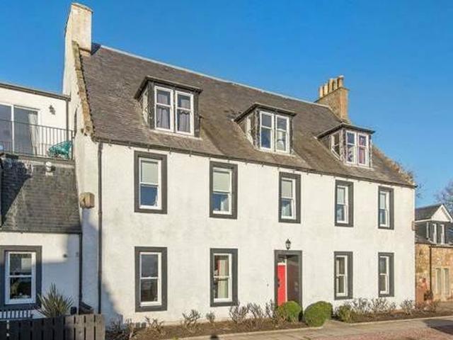 2 bedroom flat for sale in Marketgate North Crail KY10