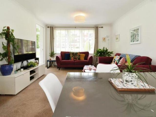 2 bedroom flat for sale in Marlborough Drive, Frenchay, Bristol, BS16