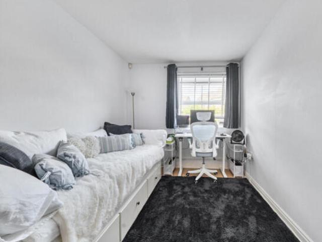 2 bedroom flat for sale in Marshall Square, Banister Park, Southampton, Hampshire, SO15