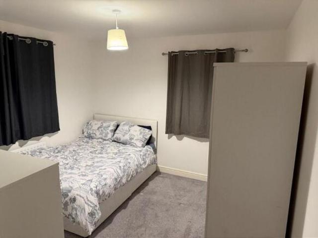 2 bedroom flat for sale in Mason Avenue, DA10