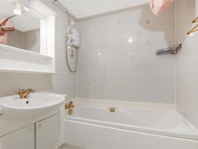 2 bedroom flat for sale in Mavisbank Gardens, Glasgow, City, G51