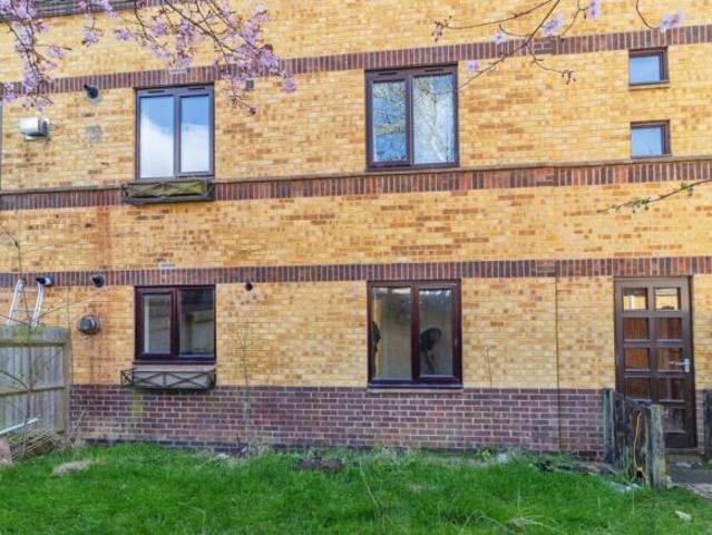 2 bedroom flat for sale in Mayer Gardens, Shenley Lodge, Milton Keynes, Buckinghamshire, MK5