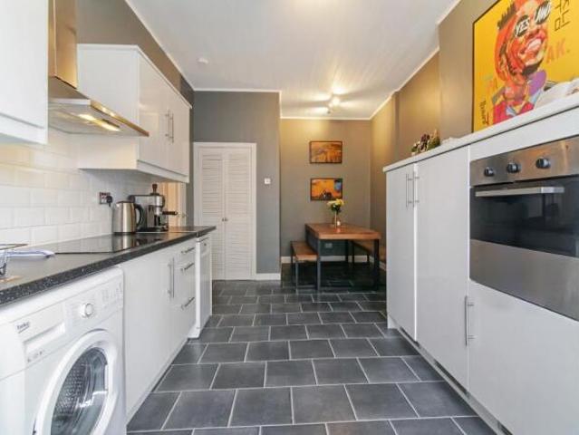 2 bedroom flat for sale in Meadowpark Street, Dennistoun, G31 2SY, G31