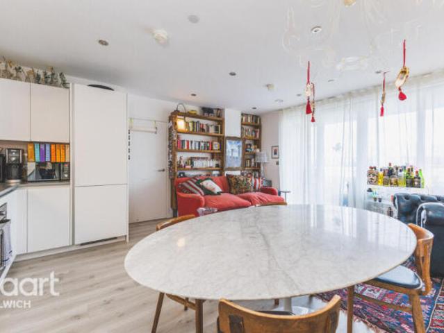 2 bedroom flat for sale in Meeting House Lane, London, SE15