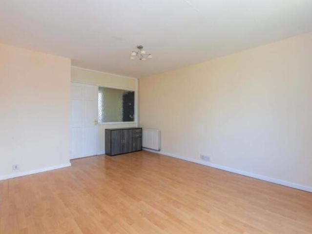 2 bedroom flat for sale in Minster Way, Langley, SL3