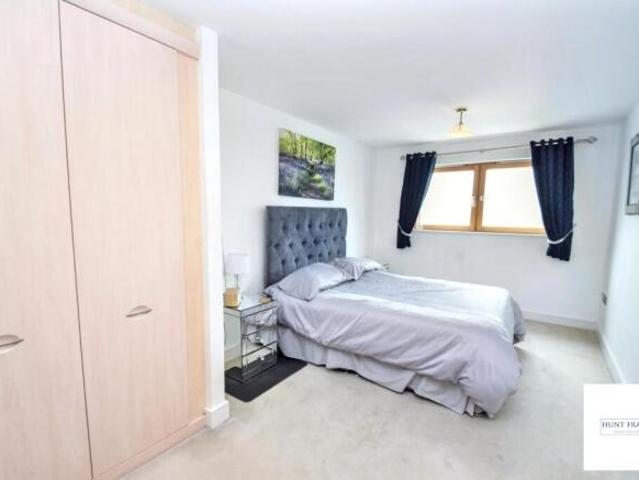 2 bedroom flat for sale in Midway Quay, Eastbourne, BN23