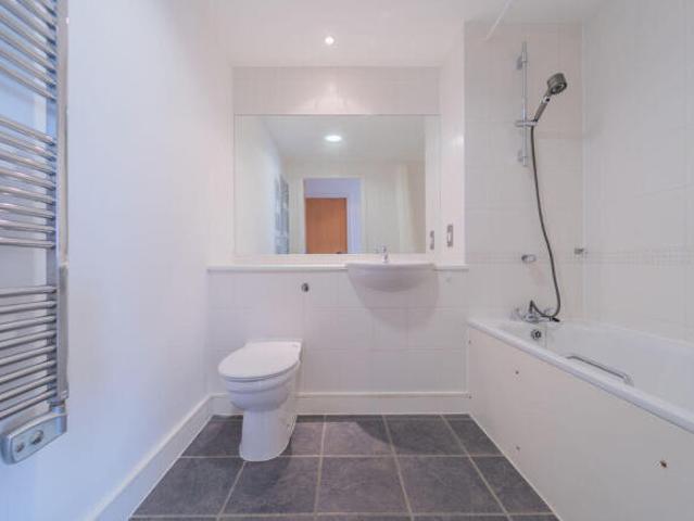 2 bedroom flat for sale in Midway Quay, Eastbourne BN23