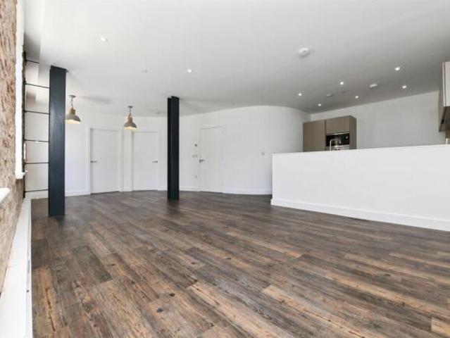 2 bedroom flat for sale in Mildmay Road, Chelmsford, CM2