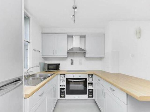 2 Bedroom Flat For Sale In Mile End, London