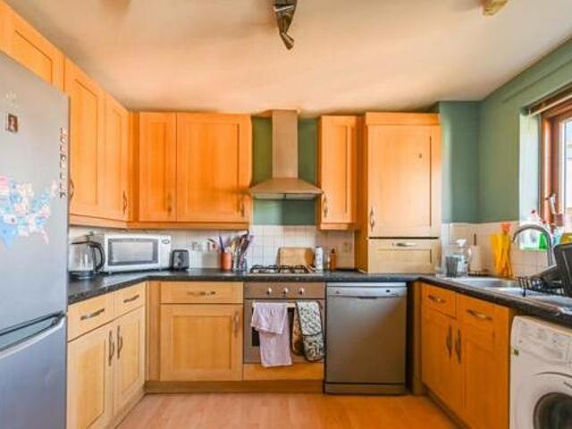 2 Bedroom Flat For Sale In Mile End, London