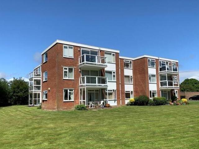 2 Bedroom Flat For Sale In Milford On Sea, Hampshire
