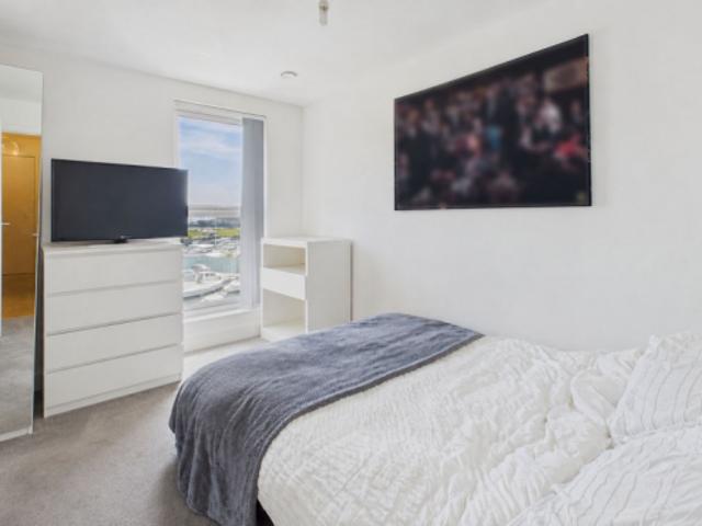 2 bedroom flat for sale in Millbay Road, Millbay, Plymouth. PL1 3NJ, PL1