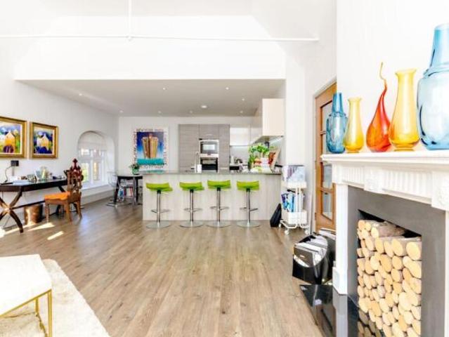 2 bedroom flat for sale in Millmead Terrace, Guildford, GU2