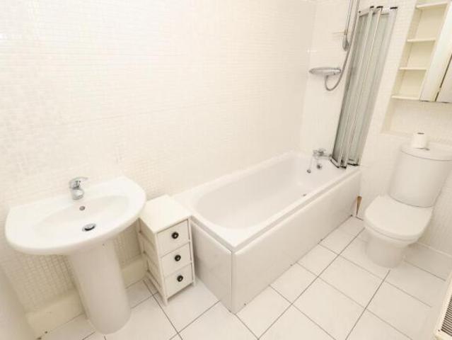 2 bedroom flat for sale in Montague Road, Manchester, M16