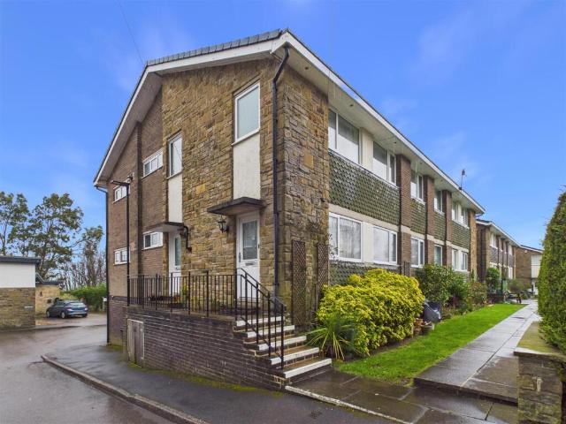 2 bedroom flat for sale in Moorbank Road, Sheffield, S10