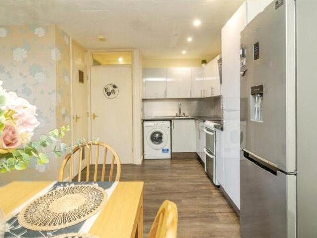 2 bedroom flat for sale in Moorgate, Leadenhall, Milton Keynes, Buckinghamshire, MK6