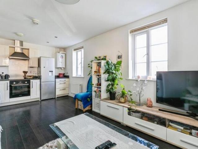 2 bedroom flat for sale in Molyneux Square, Peterborough, PE7