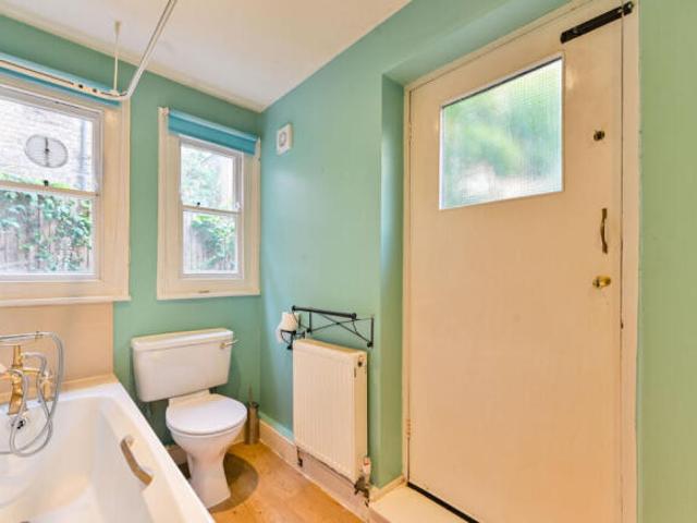 2 bedroom flat for sale in Morat Street, Oval, London, SW9