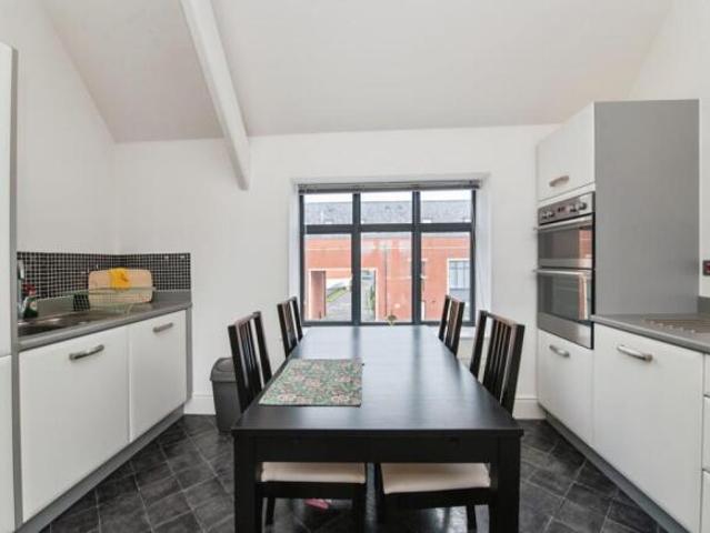 2 bedroom flat for sale in Mount Dinham Court, Exeter, Devon, EX4