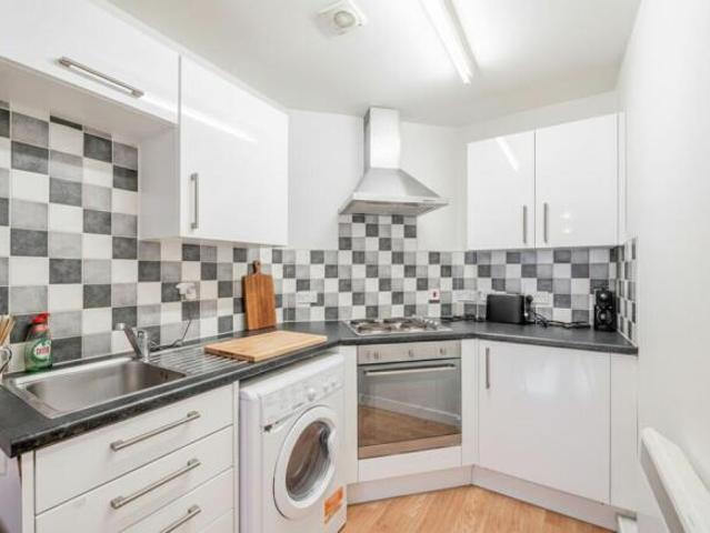 2 bedroom flat for sale in Mowbray Square, Harrogate, HG1
