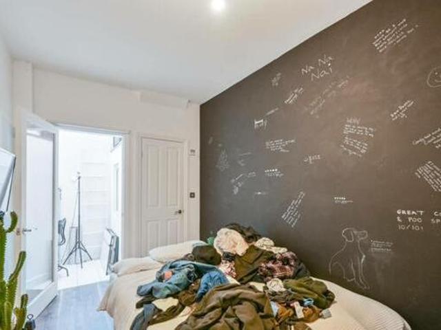 2 Bedroom Flat For Sale In Munster Village, London