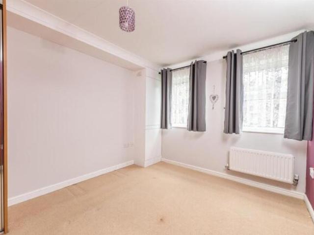 2 bedroom flat for sale in Narrowboat Wharf, Rodley, LS13