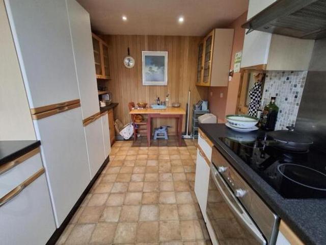 2 bedroom flat for sale in Nascot Wood, Watford, WD17