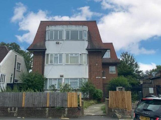 2 Bedroom Flat For Sale In Neasden, London