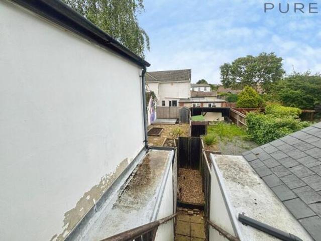 2 bedroom flat for sale in Netley Abbey, Southampton, SO31